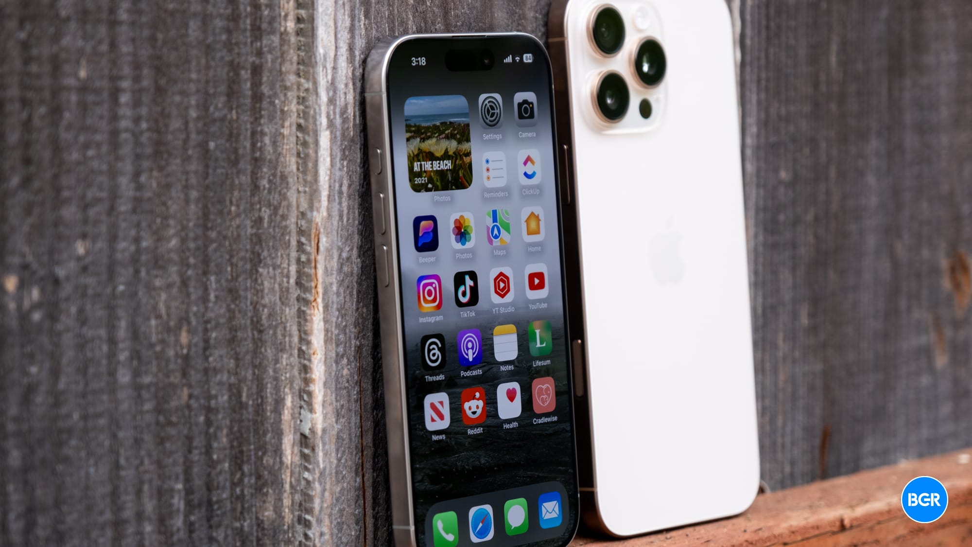 This is when the iPhone will finally get a major front-side design ...