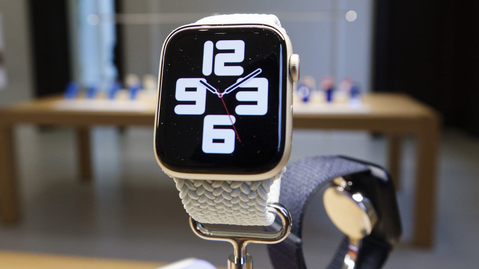 You Might Be Able To Unlock Future Apple Watch Models With Touch ID ...