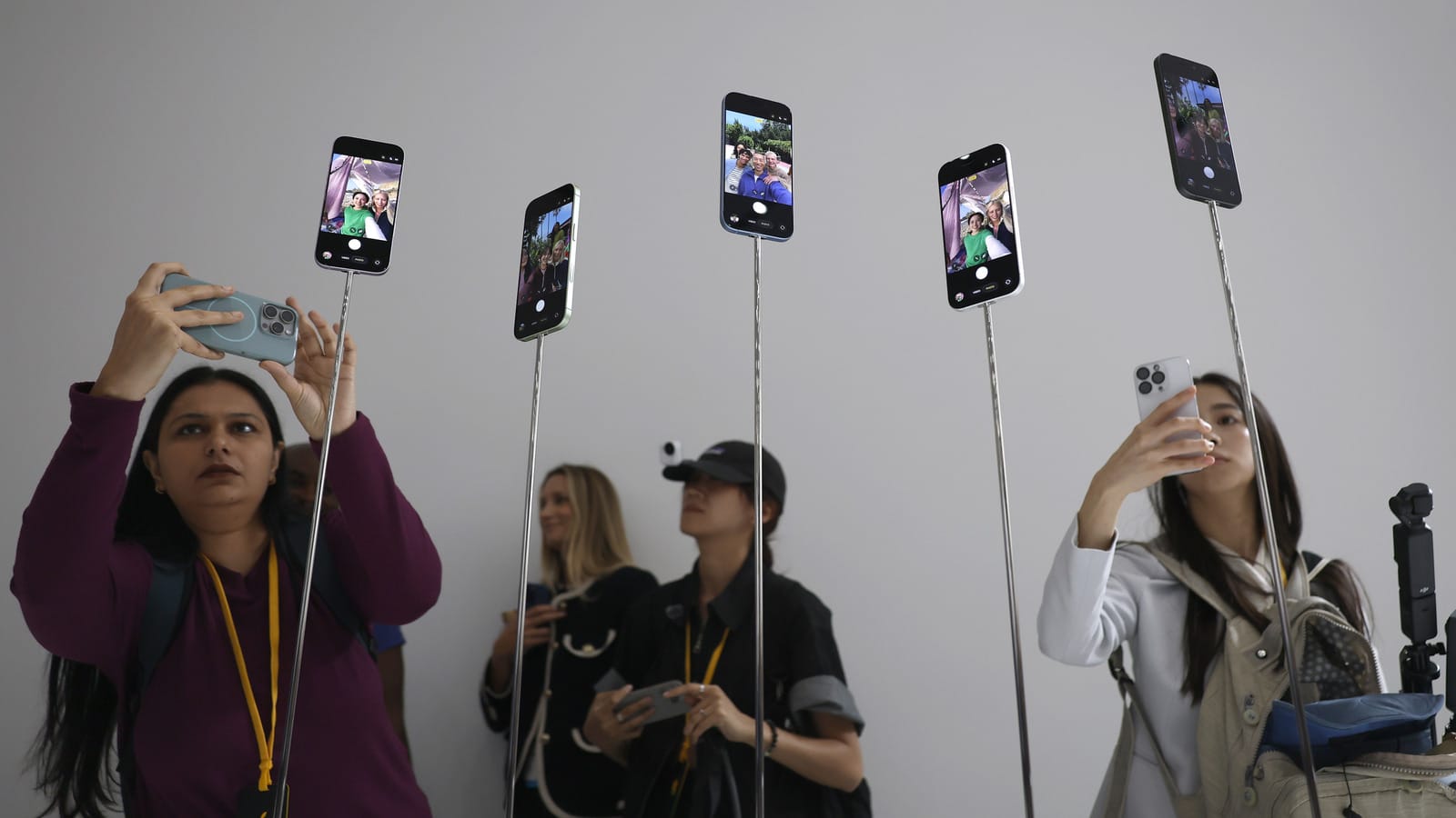 Standard iPhone 17 Sees The Longest Shipment Delay Since The iPhone 11 ...